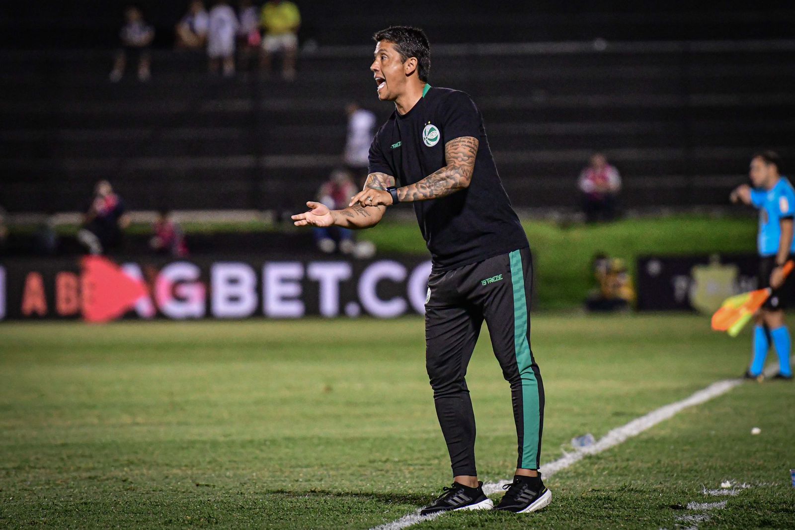 Quem é Thiago Carpini, técnico favorito para substituir Dorival Júnior ...