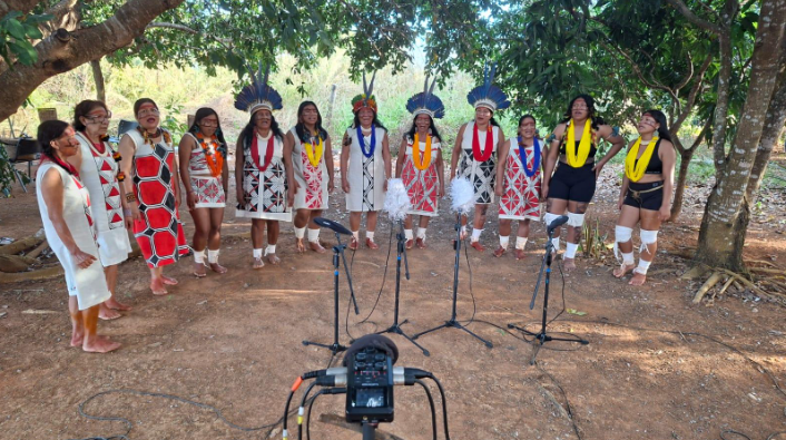 Indígenas Kurâ-Bakairi gravam álbum com cantos tradicionais